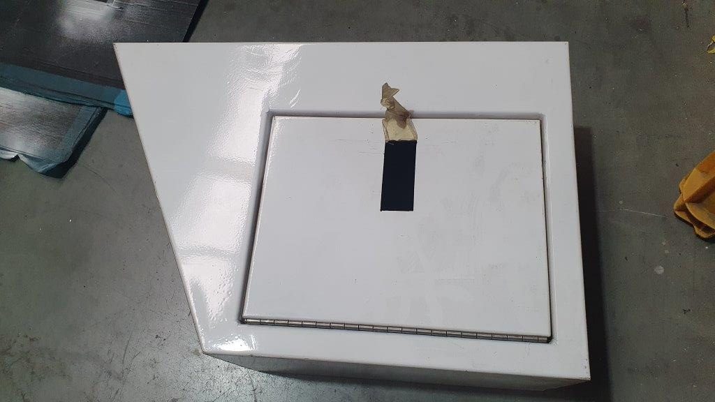 Locker – Under Tray